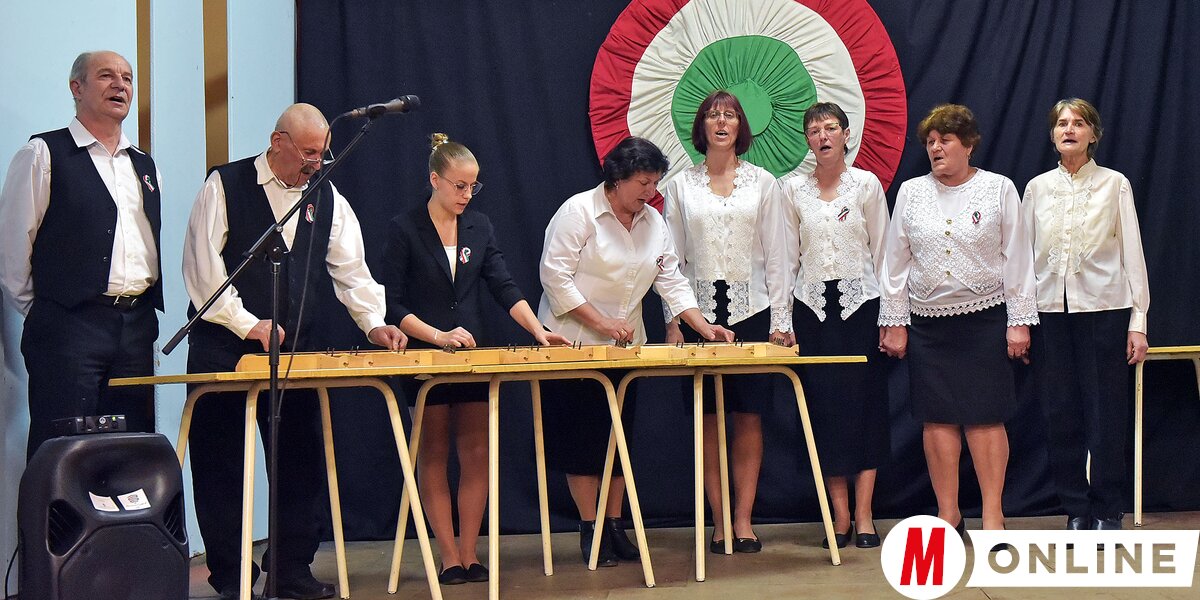 Ünnepi megemlékezést tartottak Felsőhegyen | Magyar Szó